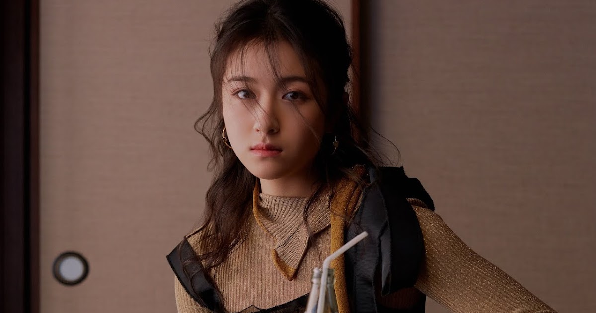 China Entertainment News: Landi Li poses for photo shoot