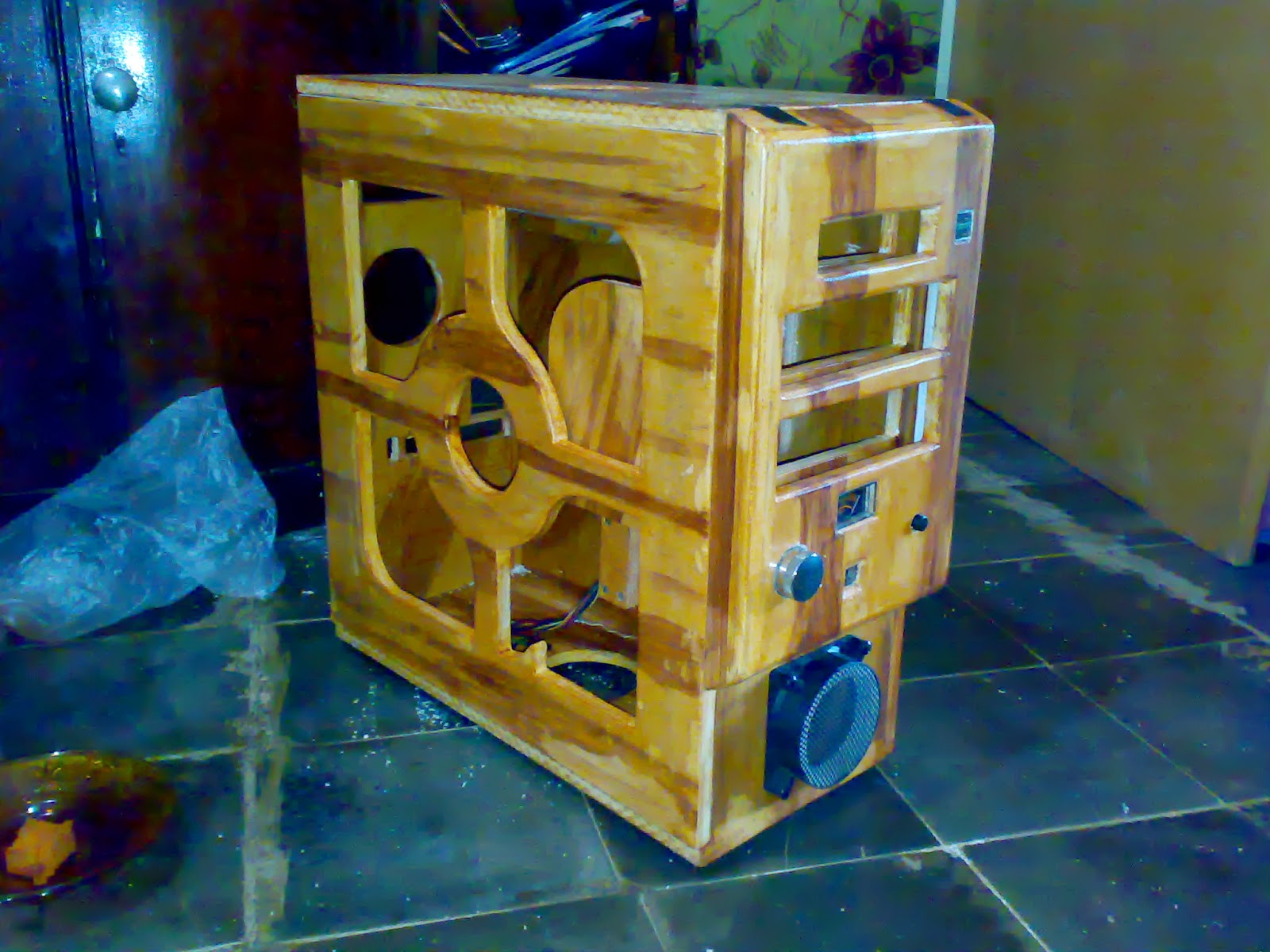 Galery Computer Sadapaingan: Membuat Casing CPU dari Kayu