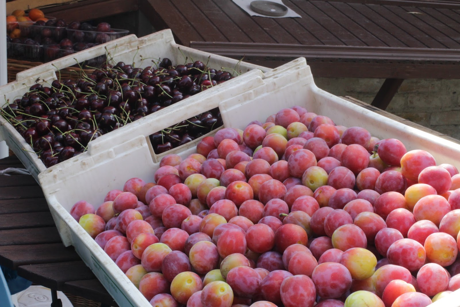 A Summer of Earth Berries – Fish with Whiskey