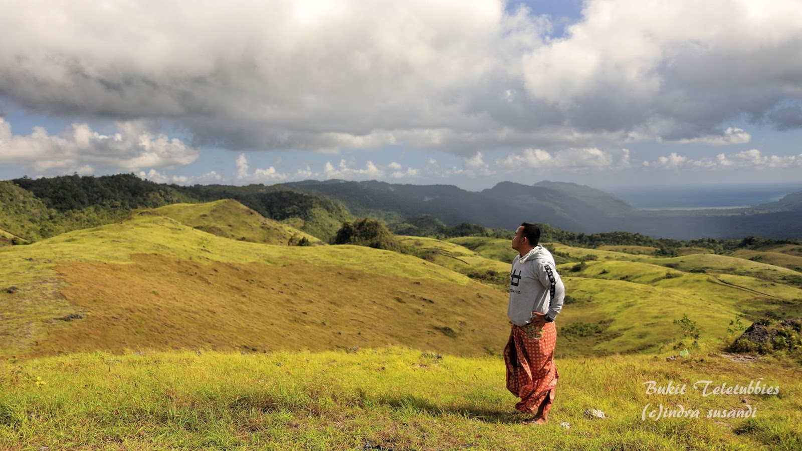Jelajah Pulau Buton Bagian VI: Bukit Rongi atau Bukit Teletubbies