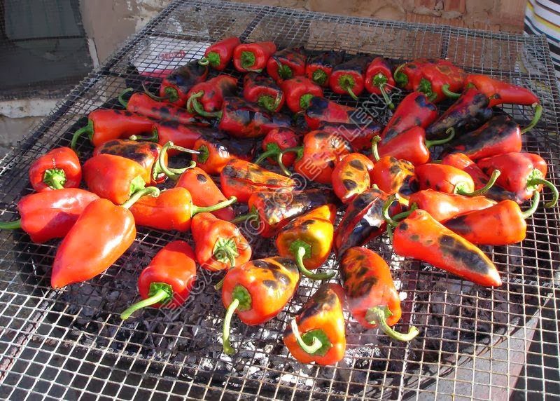 EL CAPRICHO DE HELENA: EMBOTAR PIMIENTOS DEL PIQUILLO