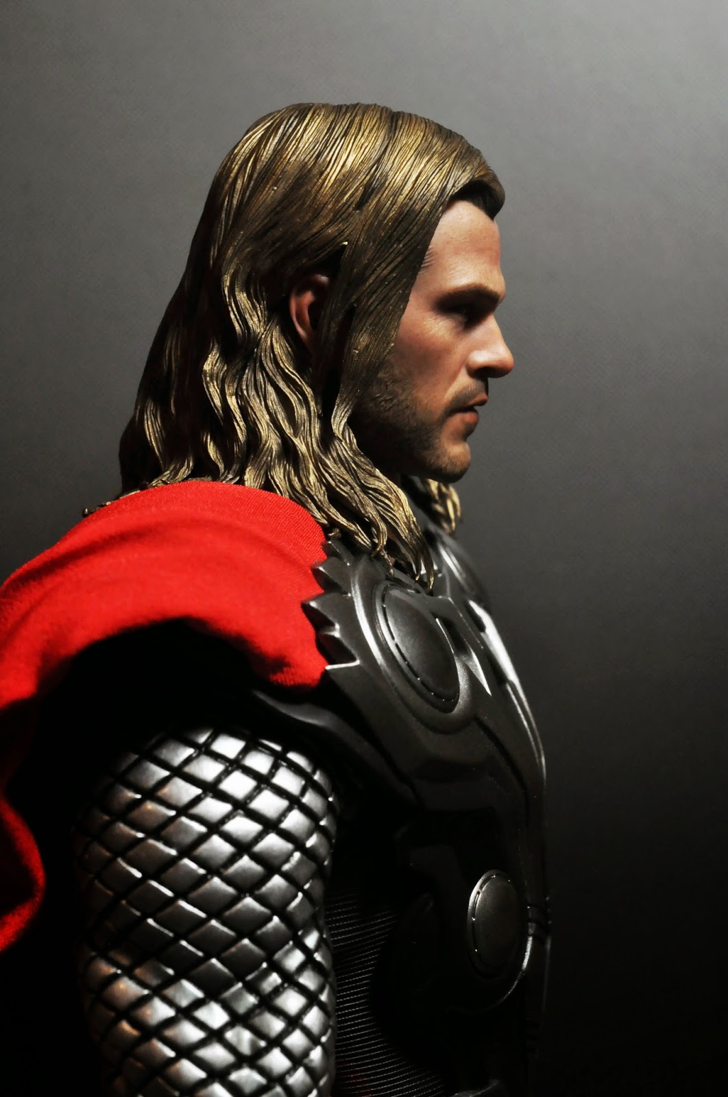 Toy Construct: Thor (Hot Toys)