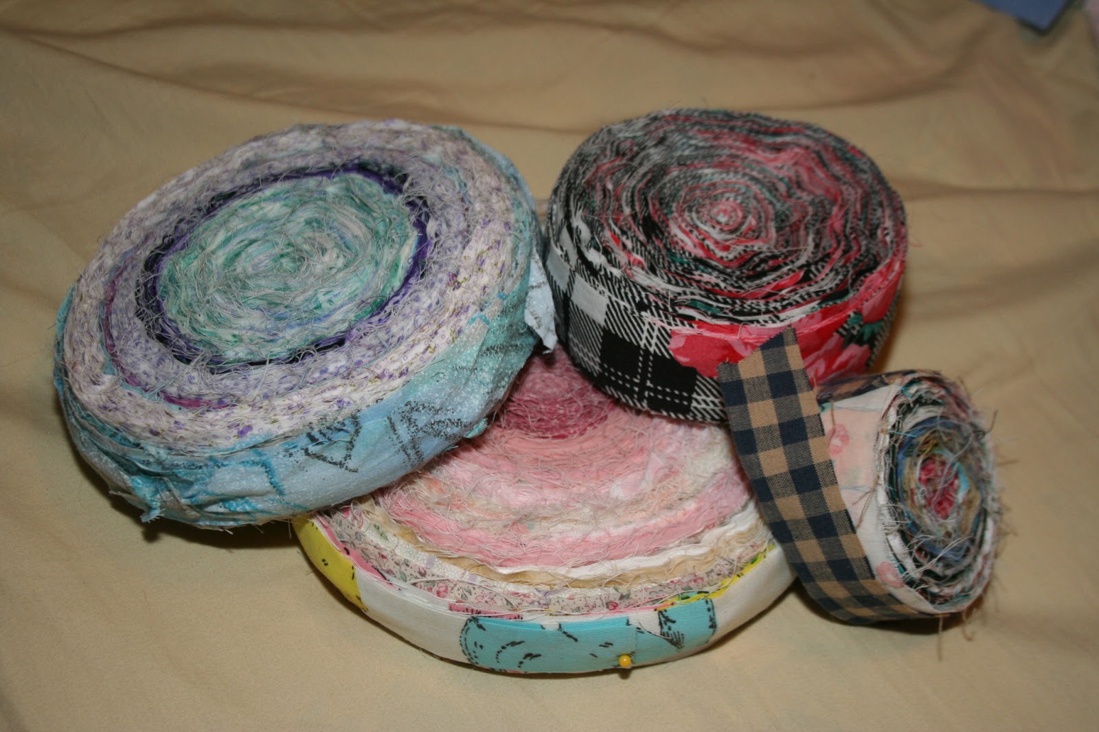 Elecia's Creative I: Crocheting with rags