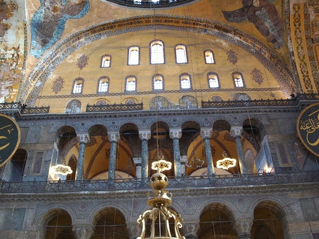 ΚΩΝΣΤΑΝΤΙΝΟΥΠΟΛΗ: ΑΓΙΑ ΣΟΦΙΑ (AYASOFYA CAMII).