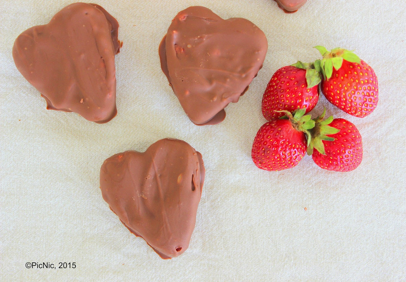 PicNic: Chocolate Strawberry Bars
