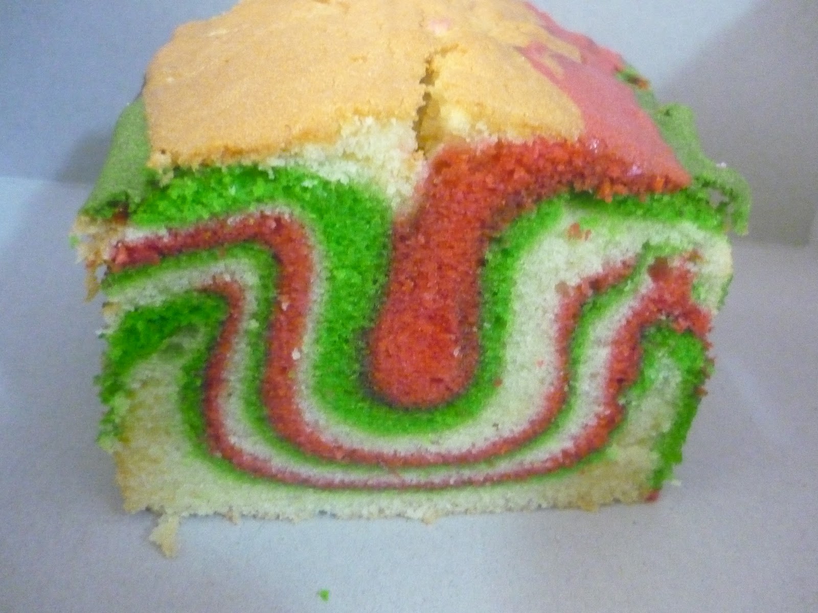 Norraberryz : Benji Roll, Swiss Roll, Pandan Layer Cake, Yam Layer cake ...