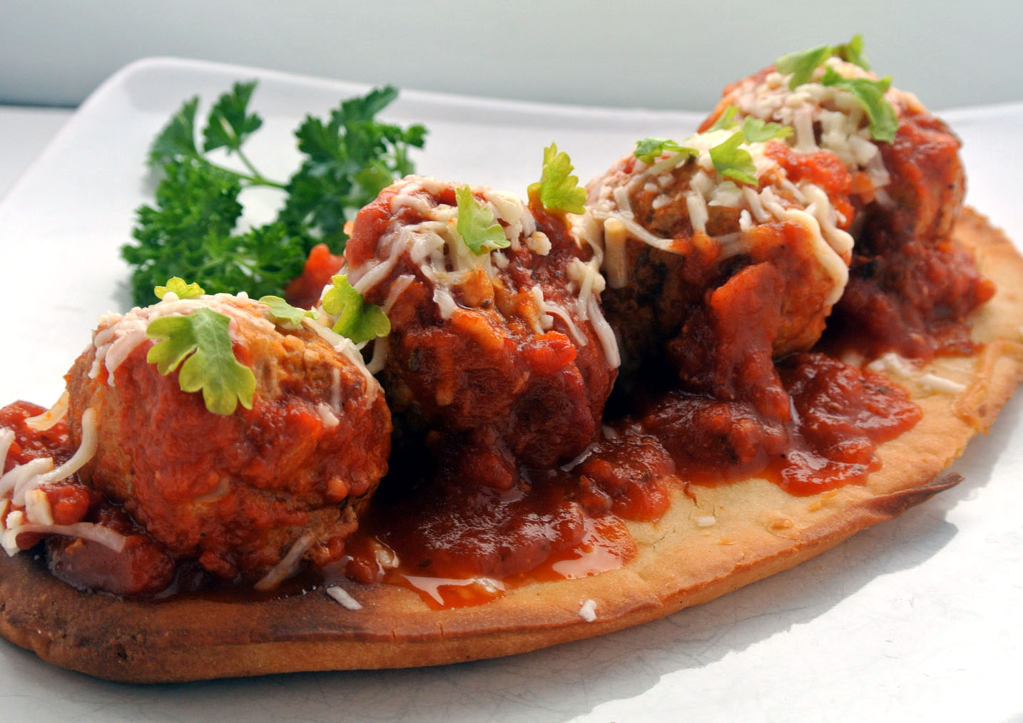 Mom, What's For Dinner?: Meatball Flatbread