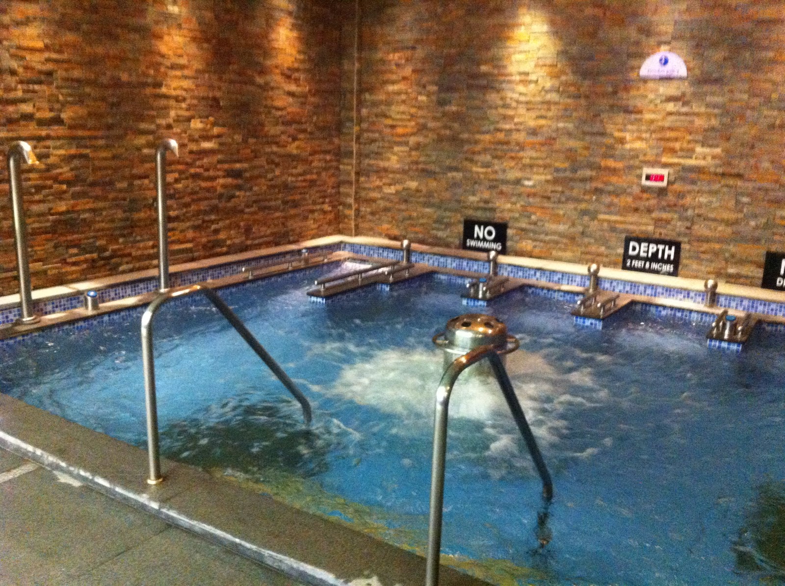 The Packards: Spa Castle!