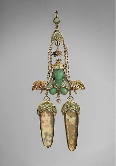 INTO THE VAGUE: The Art of MUCHA