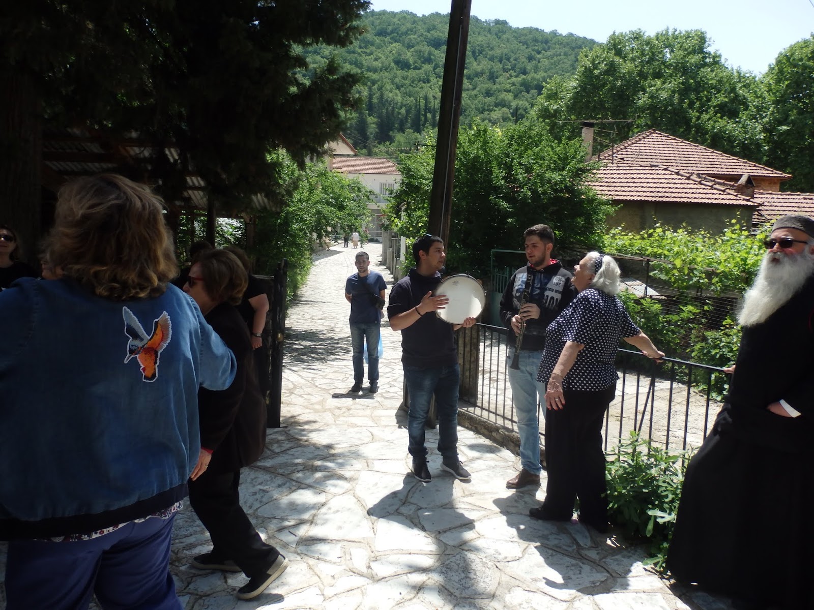 Μένουμε...Δελβινάκι 2