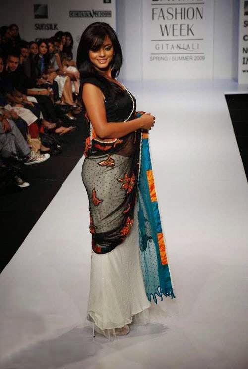 Nitu Chandra Hot Cleavage and Navel HD Wallpapers in Transparent Saree ...