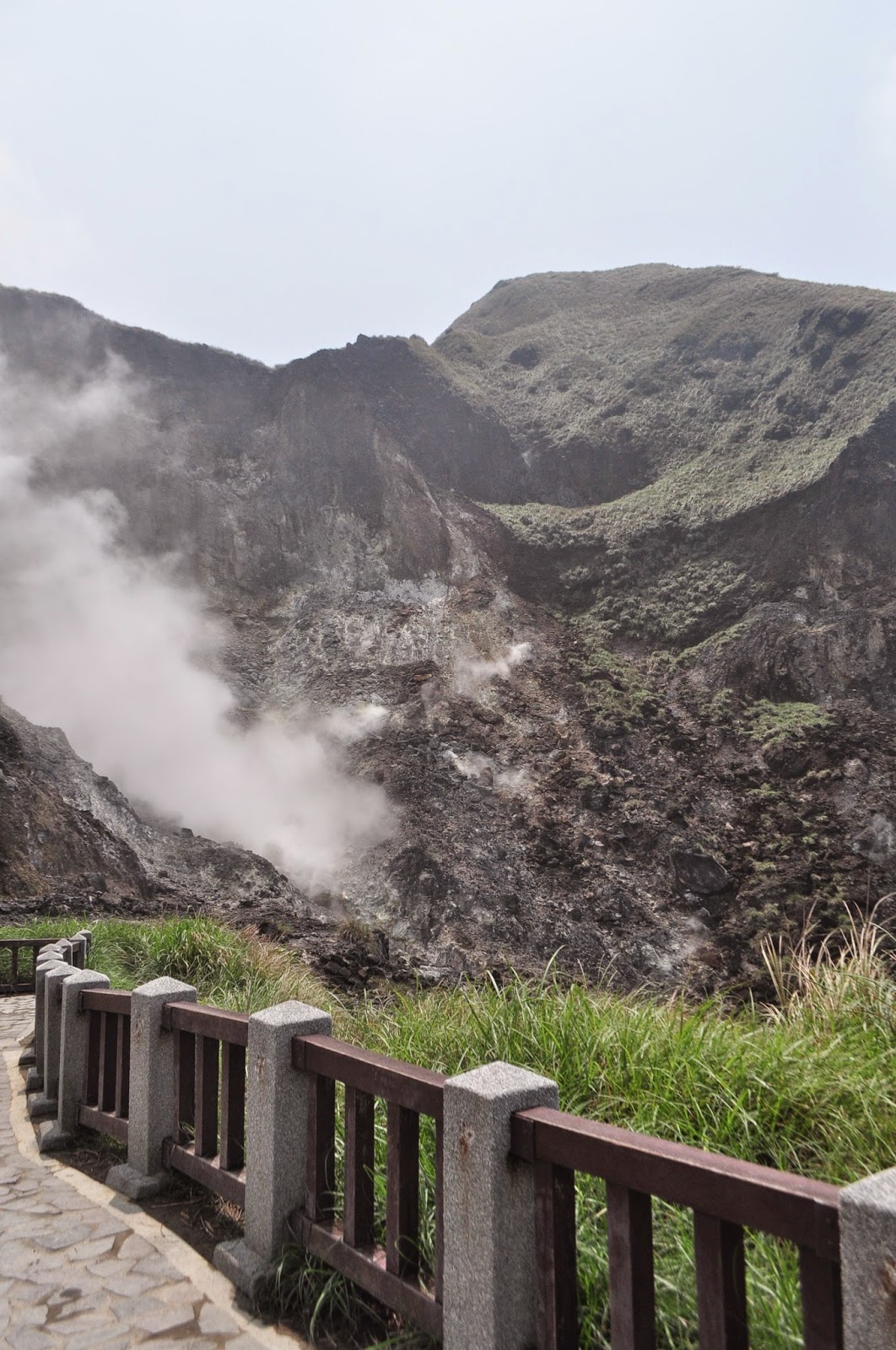 m4sh3d: Xiaoyoukeng 小油坑, Yangmingshan National Park, Taiwan