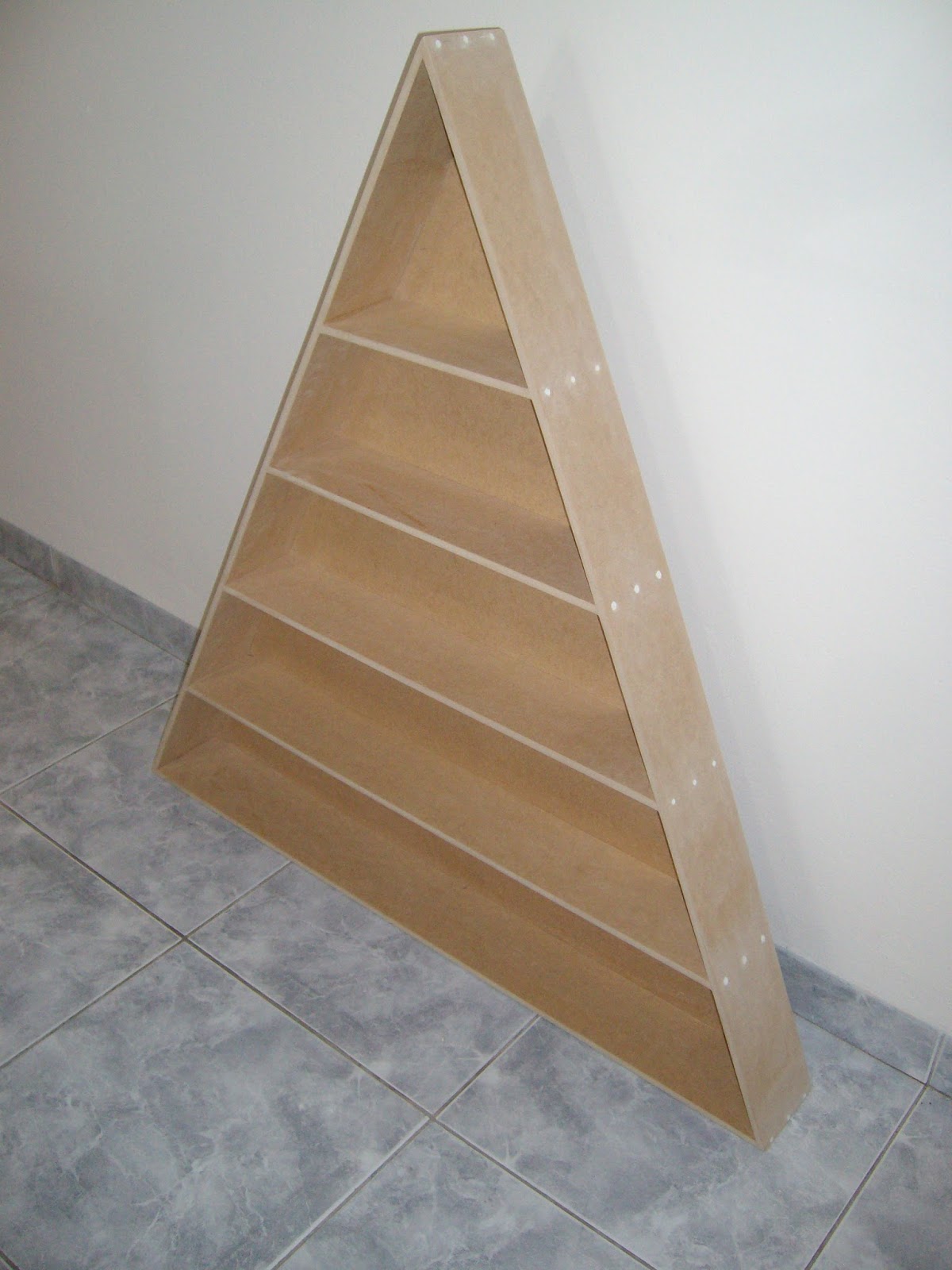 ARTESANAL-MAD: estante piramide grande