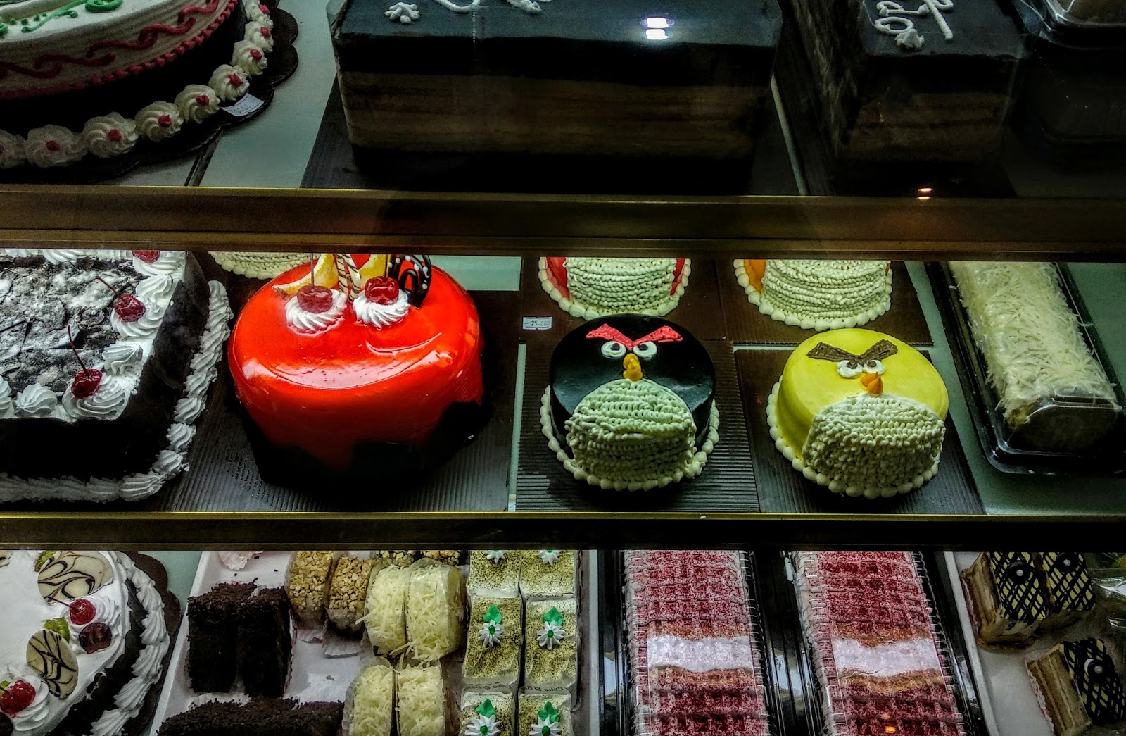 Berburu Aneka Roti dan Kue di Cikis Cake & Bakery Jogja - CAH YOGYA