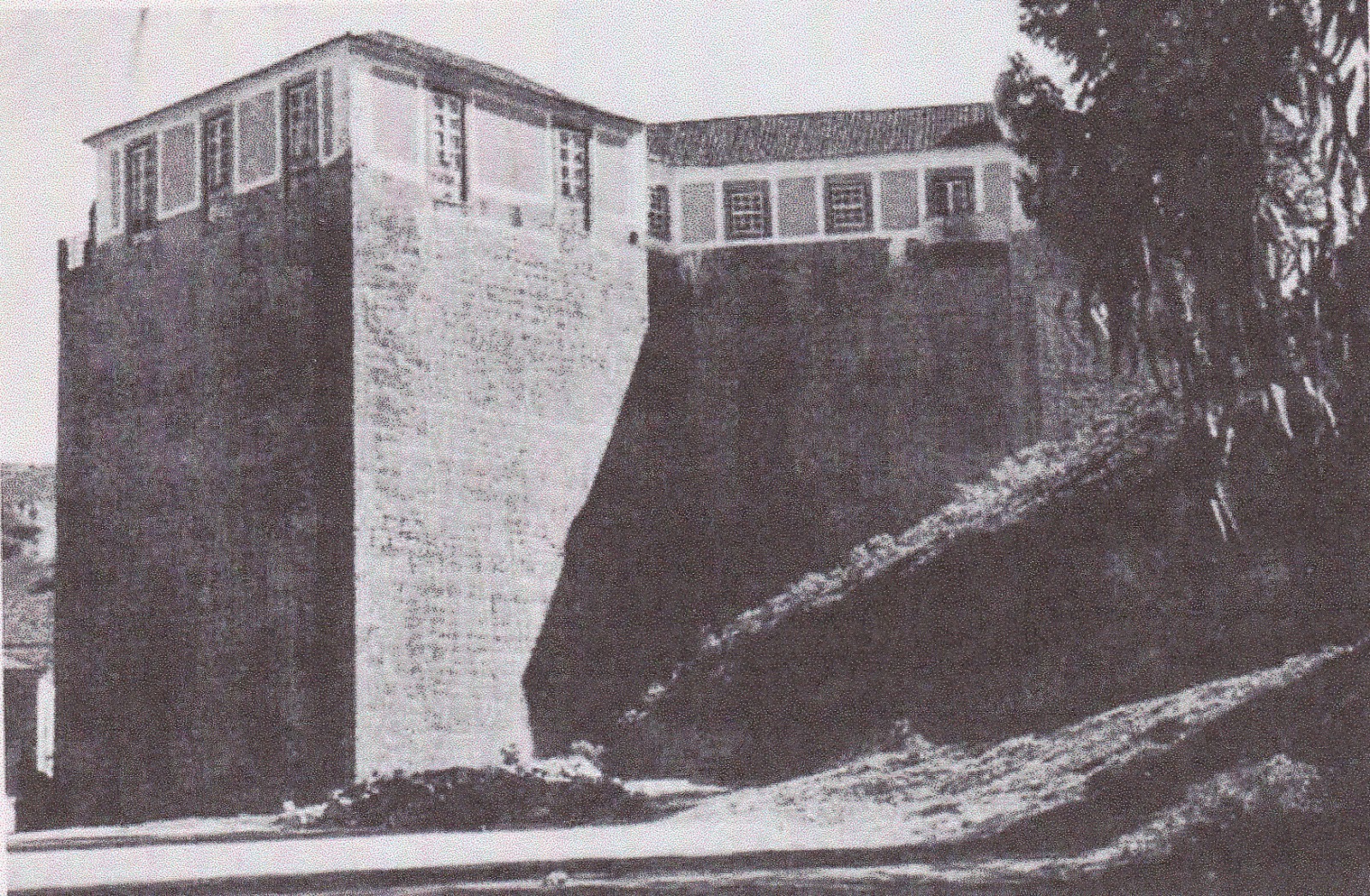 AL AIN KEIR : O CASTELO DE ALENQUER - III