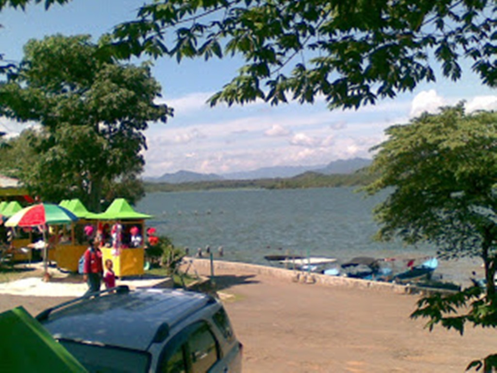 Tempat Wisata Waduk Gajah Mungkur di Wonogiri. | Bendungan Waduk di ...