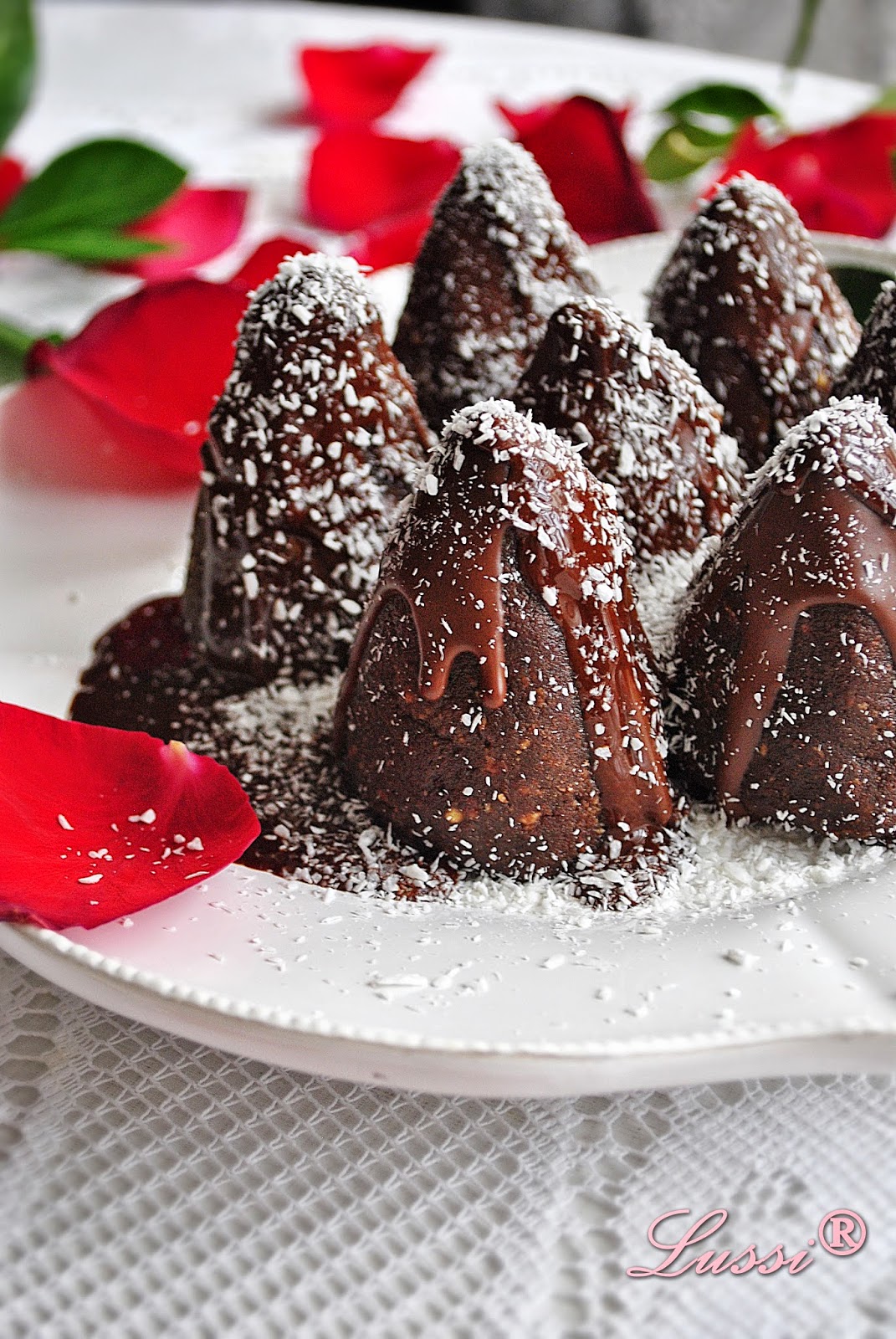 Lussi`s World of Artcraft: Обичаните от всички - Скалички / Chocolate ...