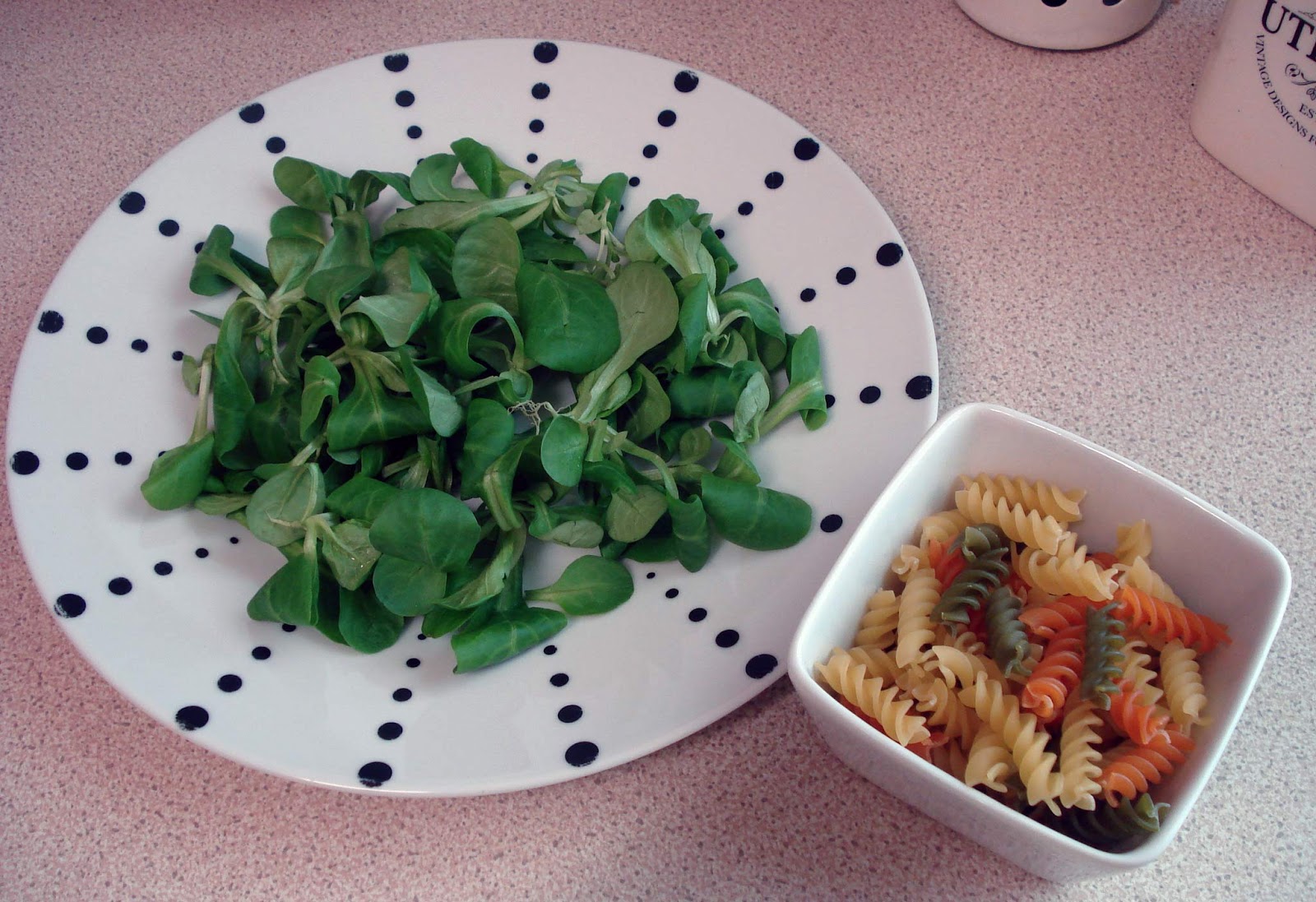 Lamb's Lettuce & Pasta Salad | Homemade Tapas