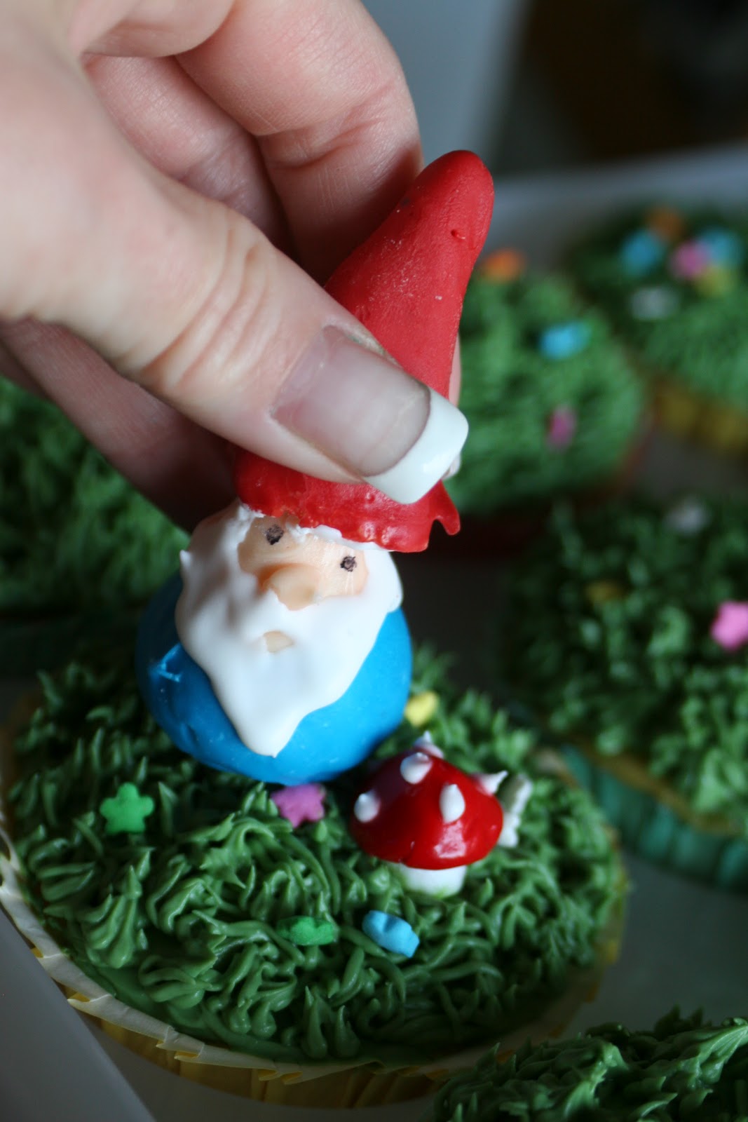 cutest little things: Gnome Sweet Gnome {cupcakes}