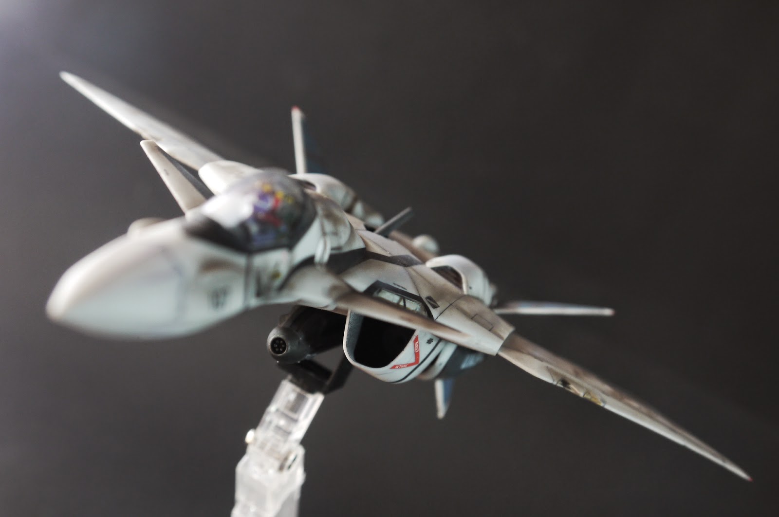 Mechs Without Skirts: VF-11b Thunderbolt