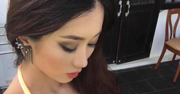 Lu Lu Aung Shows Off Her Fasion Beauty in Bikini Swimsuit At Chaung ...