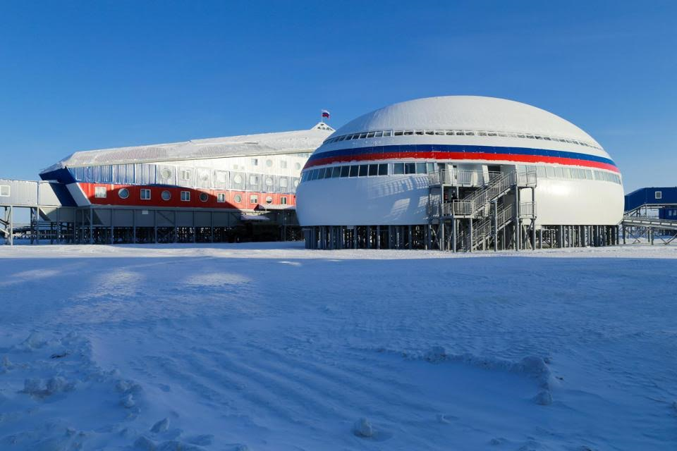Vladimir Putin opens a top-secret military base in the Arctic allegedly ...