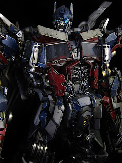 TRANSFORMERS: Ultimate Optimus Prime