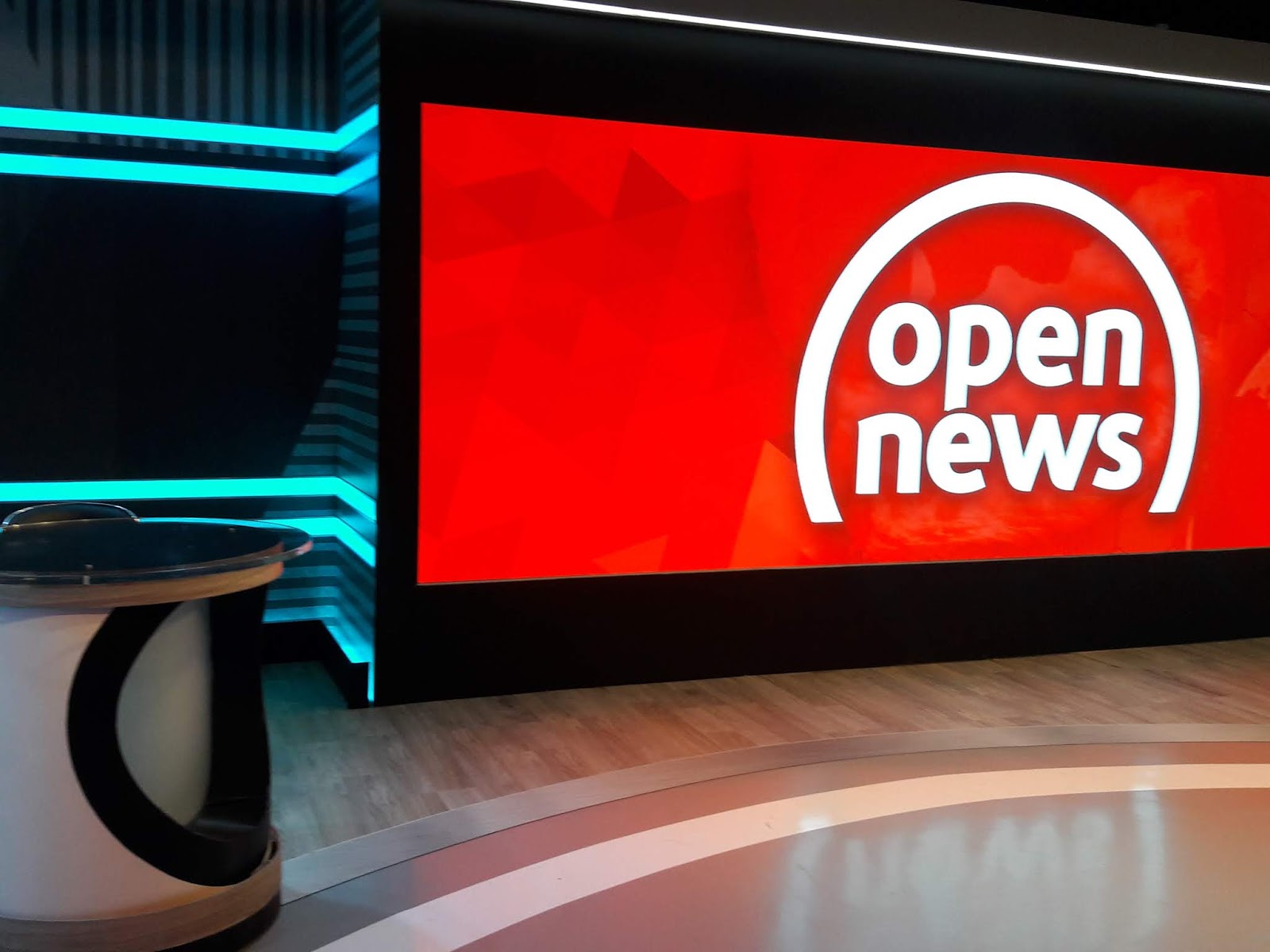 TV with Thinus: IN PHOTOS. Inside the Open News studio in Cape Town of ...