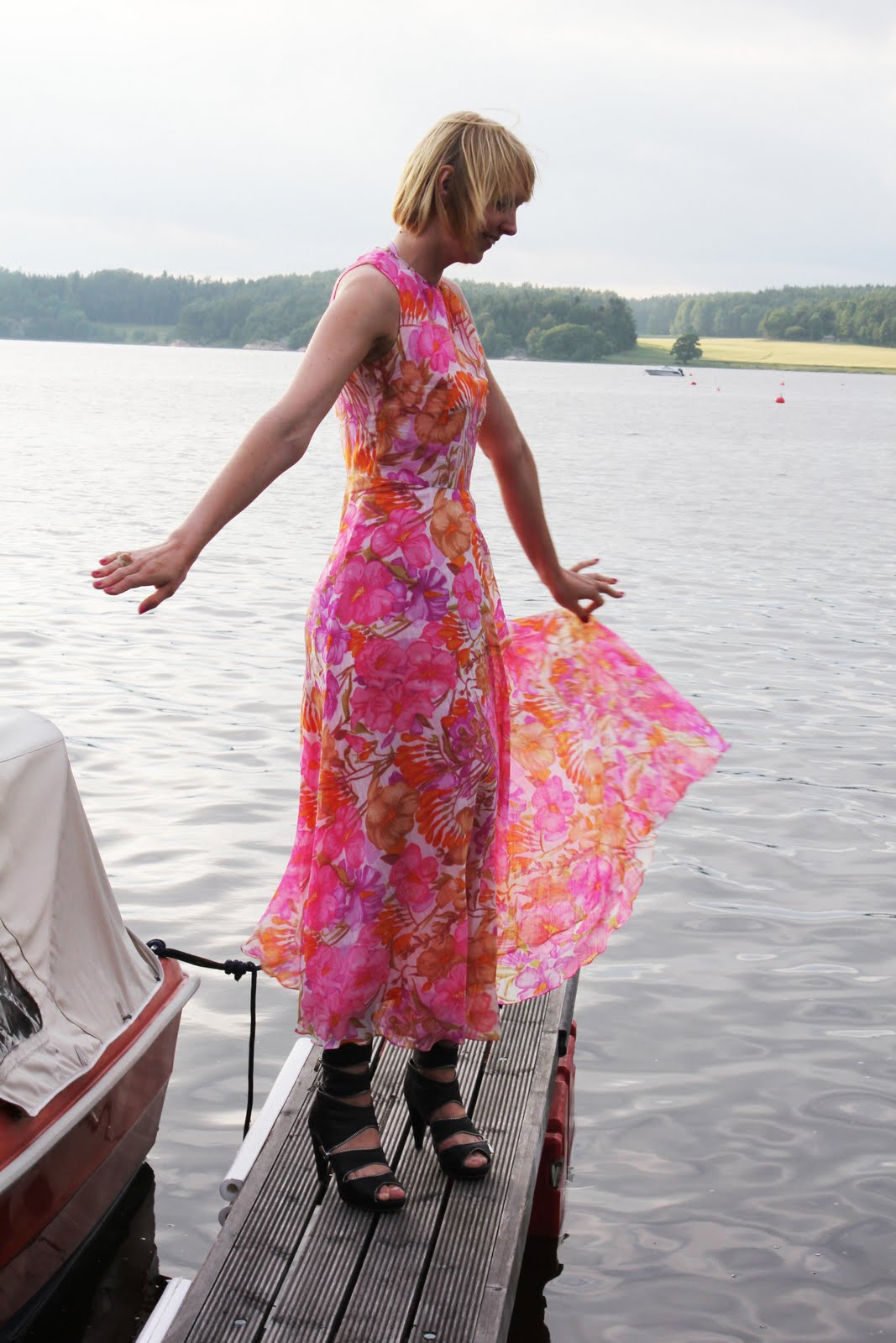 FASHION IN OSLO: Windy dresses by the sea