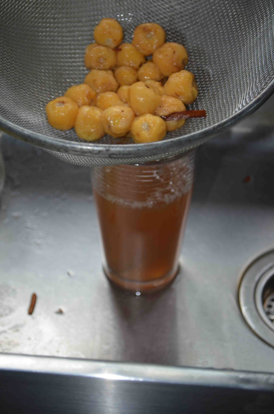 Caribbean Chic Living by Cristina Canizares: How to Make Genip Juice