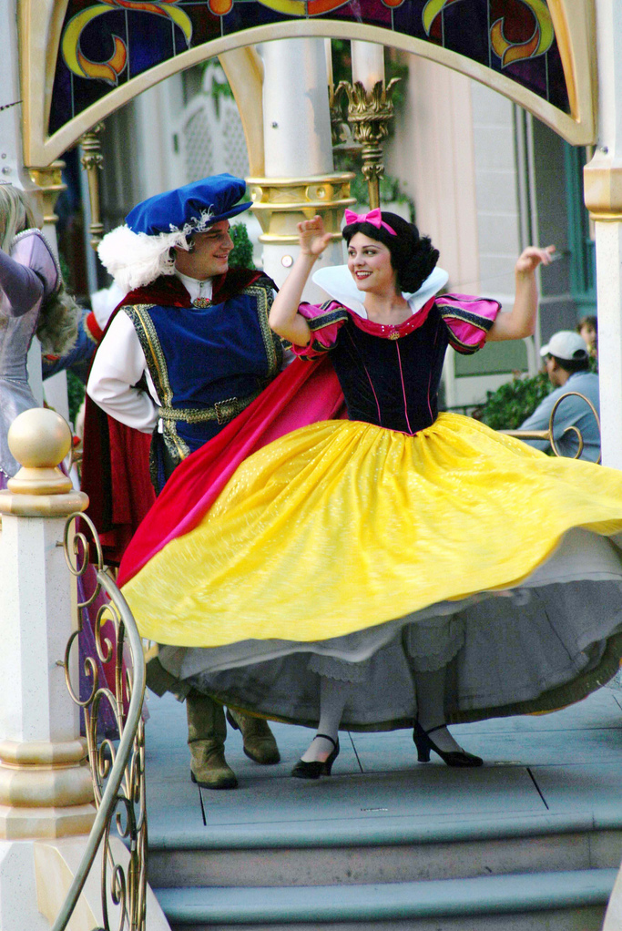 Filmic Light - Snow White Archive: Snow White Cast Members in Motion