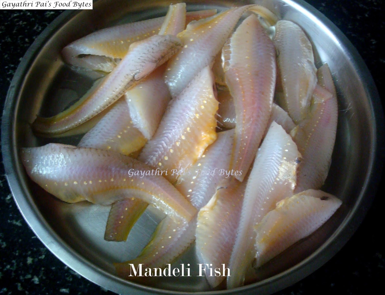 Gayathri Pai's Food Bytes: Mandeli Gashi (Golden Anchovies Fish Curry).