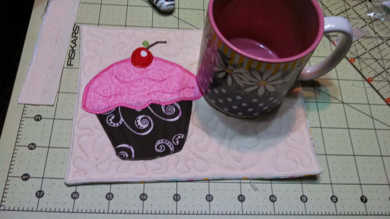 Cackleberries: Mug Rugs - A picture tutorial.