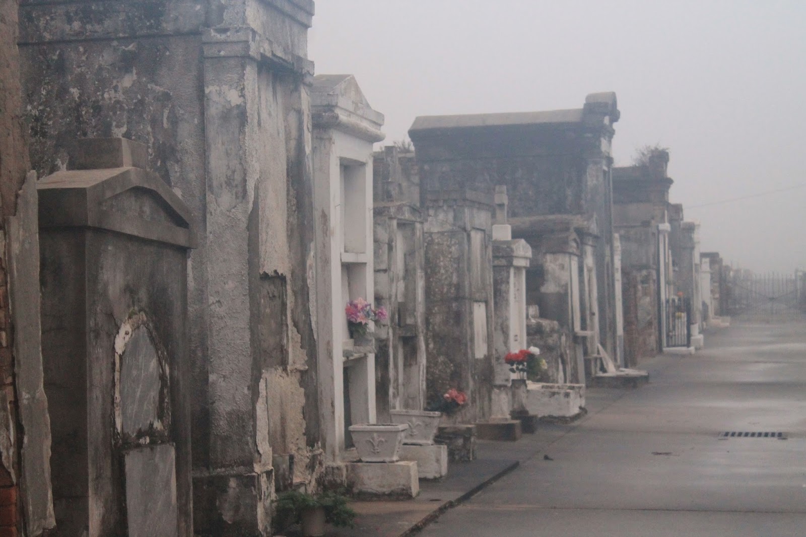 Top 10 Haunted Cemeteries Around the World