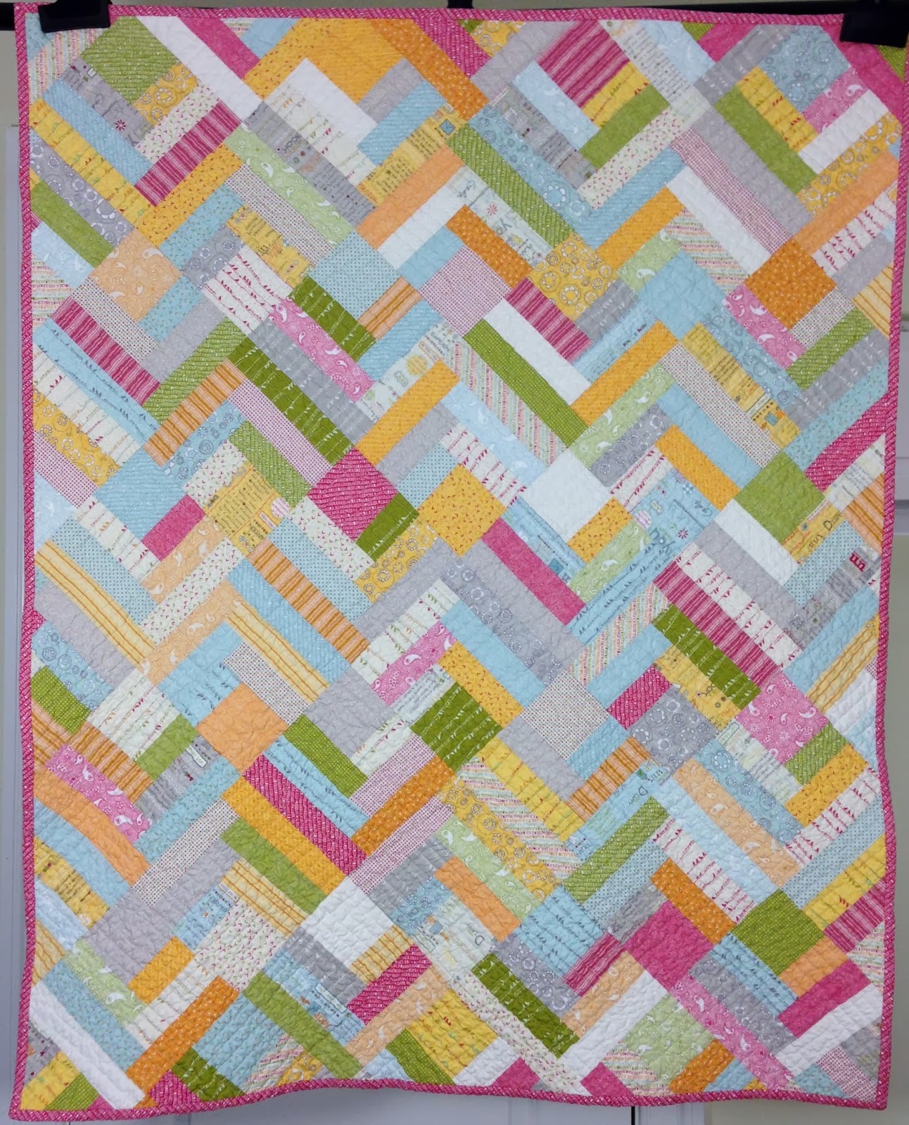 Creekside Quilting: Finished Lazy Sunday Quilt on Friday