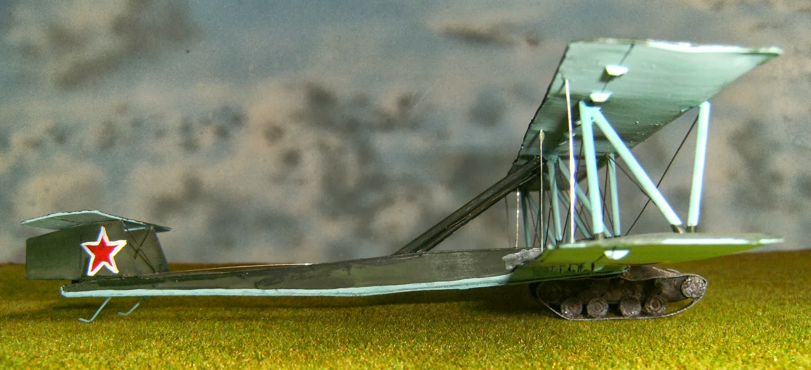 Happyscale-Modellbau: Antonov KT A-40 Flying Tank - papermodel 1:72