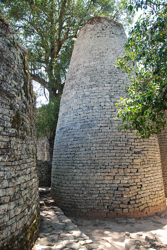 Living Free Range Travel: Houses of Stone, Great Zimbabwe National ...