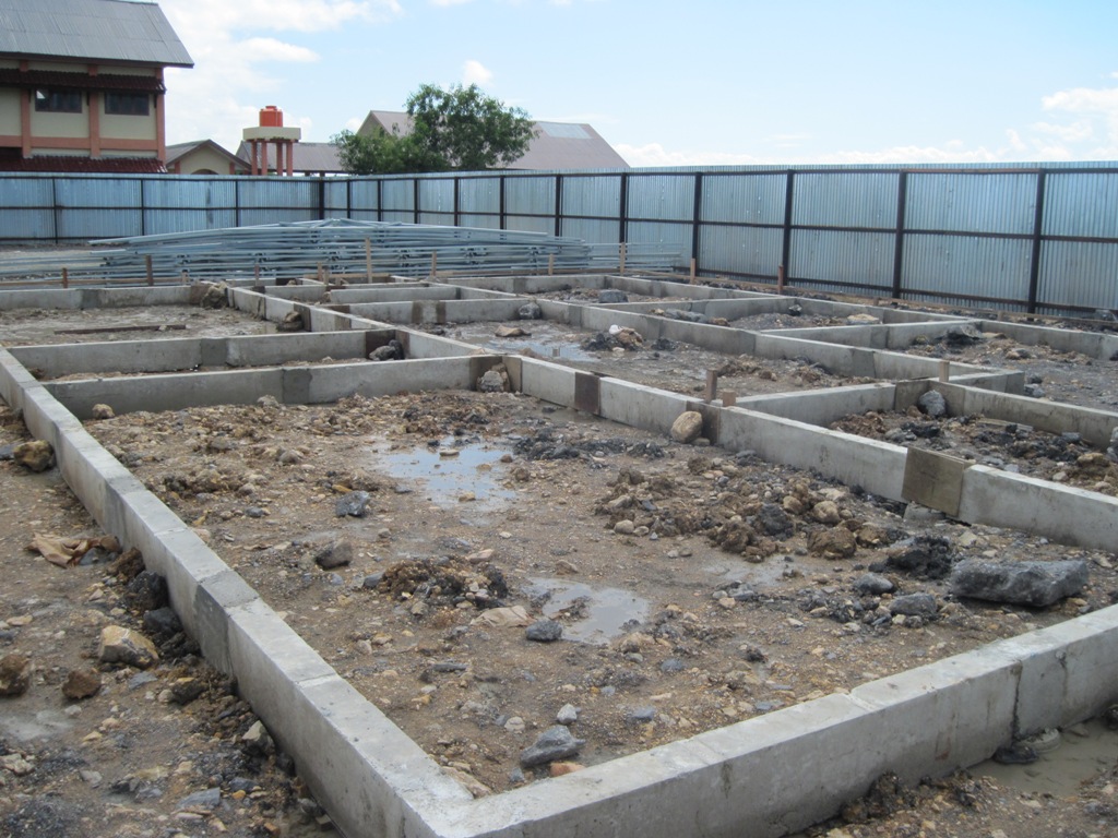 IDE KREATIF MEMBANGUN RUMAH : Membuat Pondasi Umpak dan Sloof Beton ...