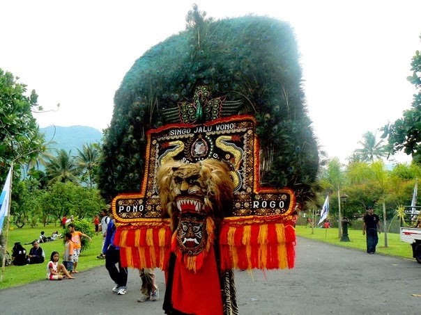 Yulutrip English version: Reog Ponorogo