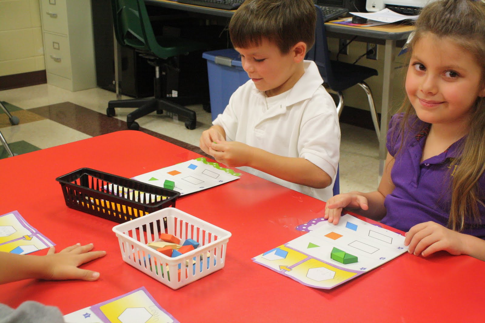 Ms. Marzoni's Class: Colors and Letter Oo