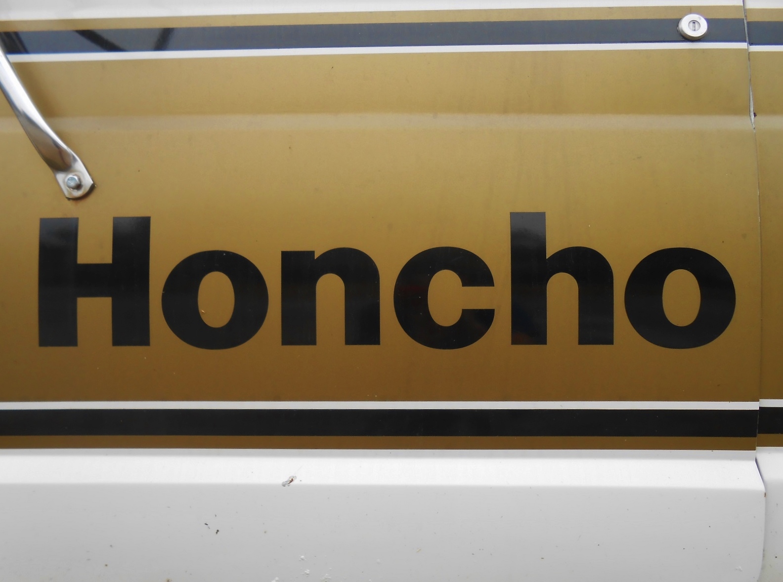 Seattle's Parked Cars: 1977 Jeep J10 Honcho