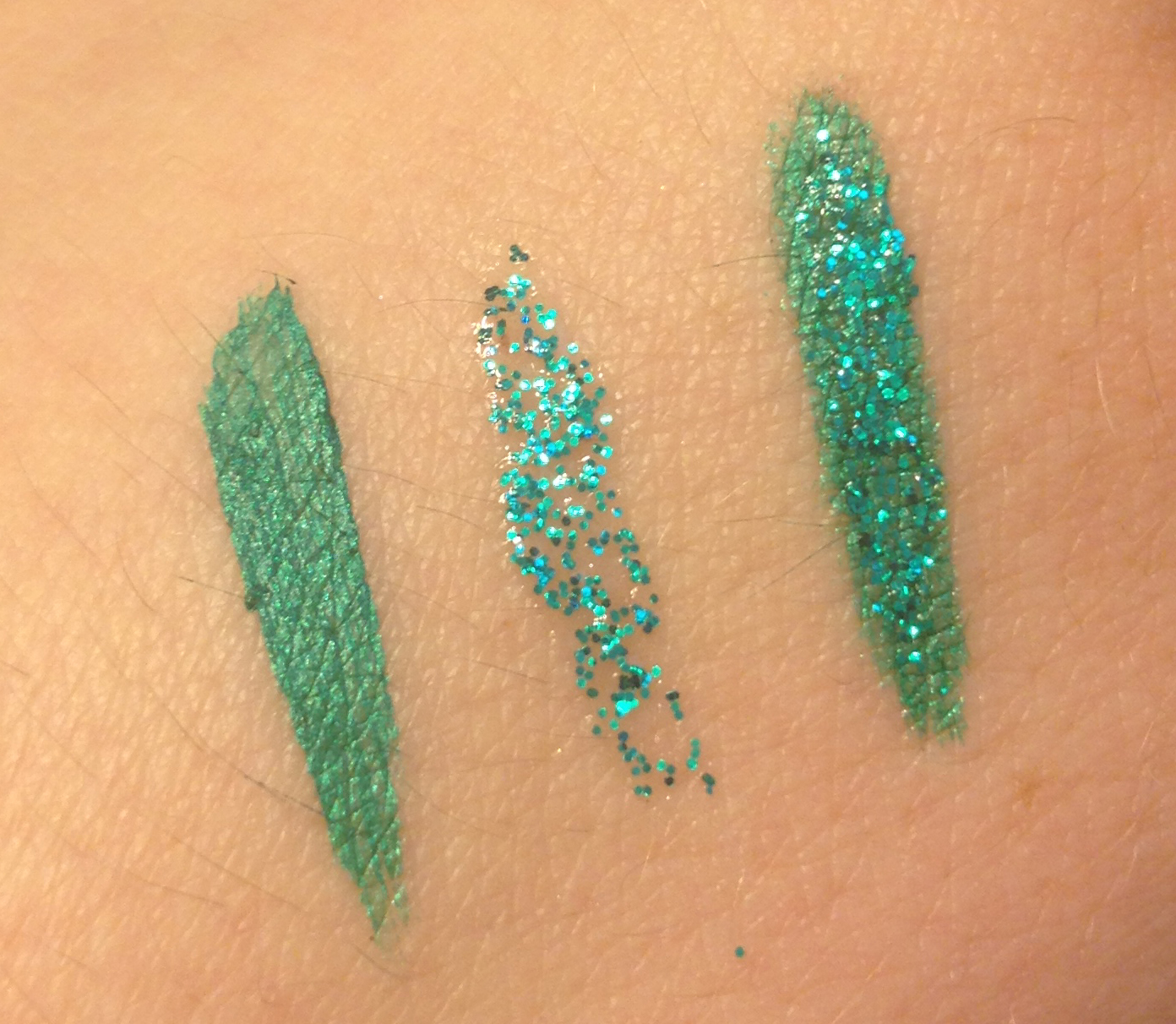 Cat Eyes and Contouring: 17-5641 Emerald: PANTONE's Color of the Year 2013