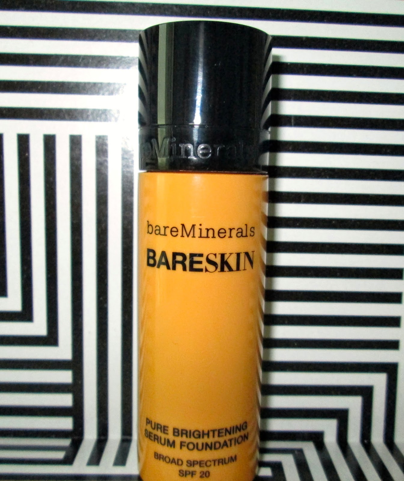 LovingLifeMakeup: Bare Minerals Bare Skin Brightening Serum Foundation