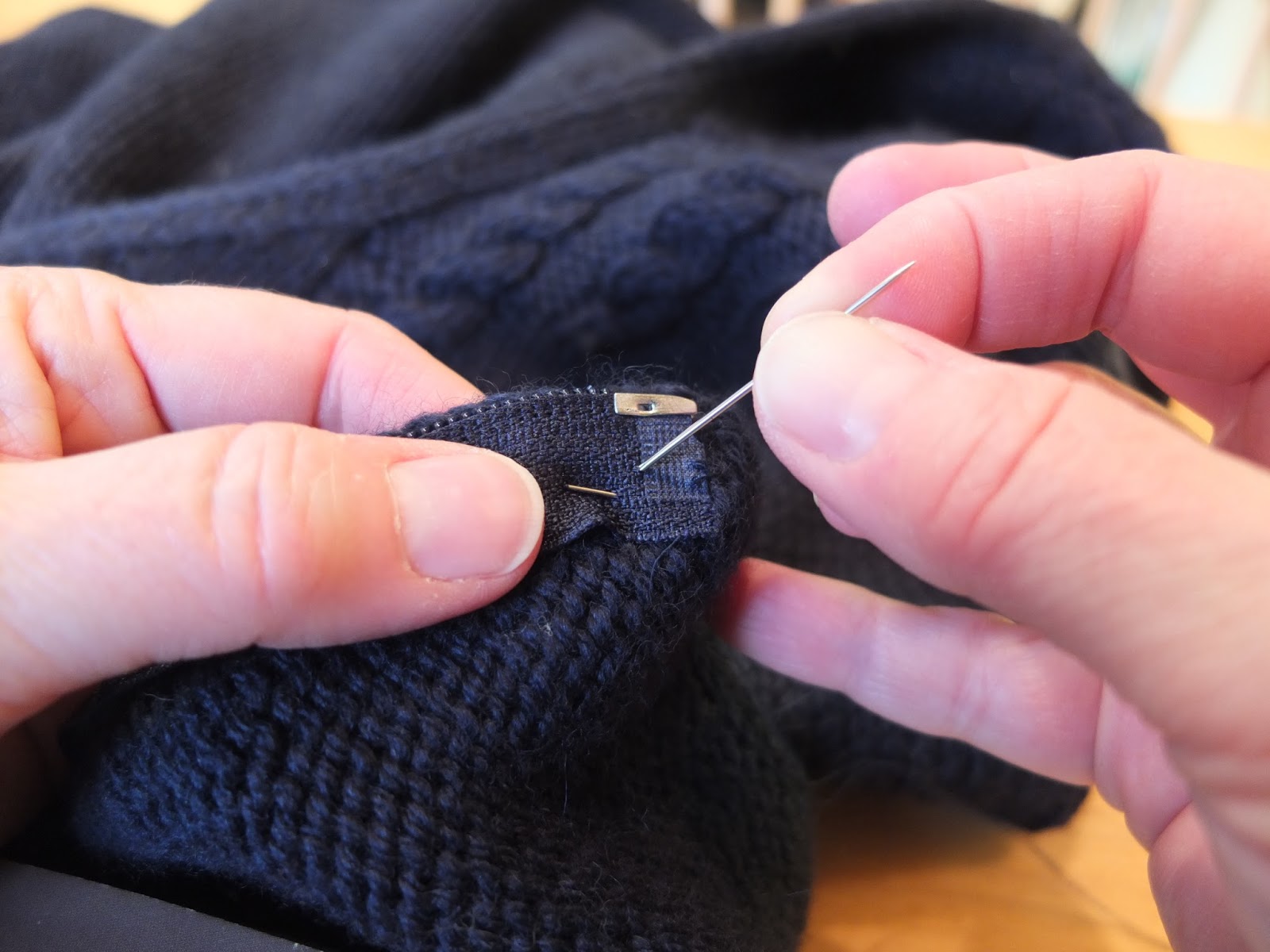 Carolyn Knits: A Straightforward Zipper Insertion -- The Stitching