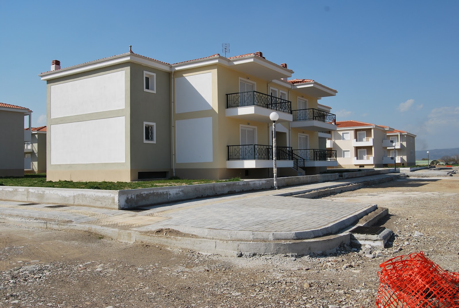 ΣΩΤΗΡΑ ΤΡΙΚΑΛΩΝ: ΕΡΓΑΤΙΚΕΣ ΚΑΤΟΙΚΙΕΣ ΣΩΤΗΡΑΣ ΤΡΙΚΑΛΩΝ