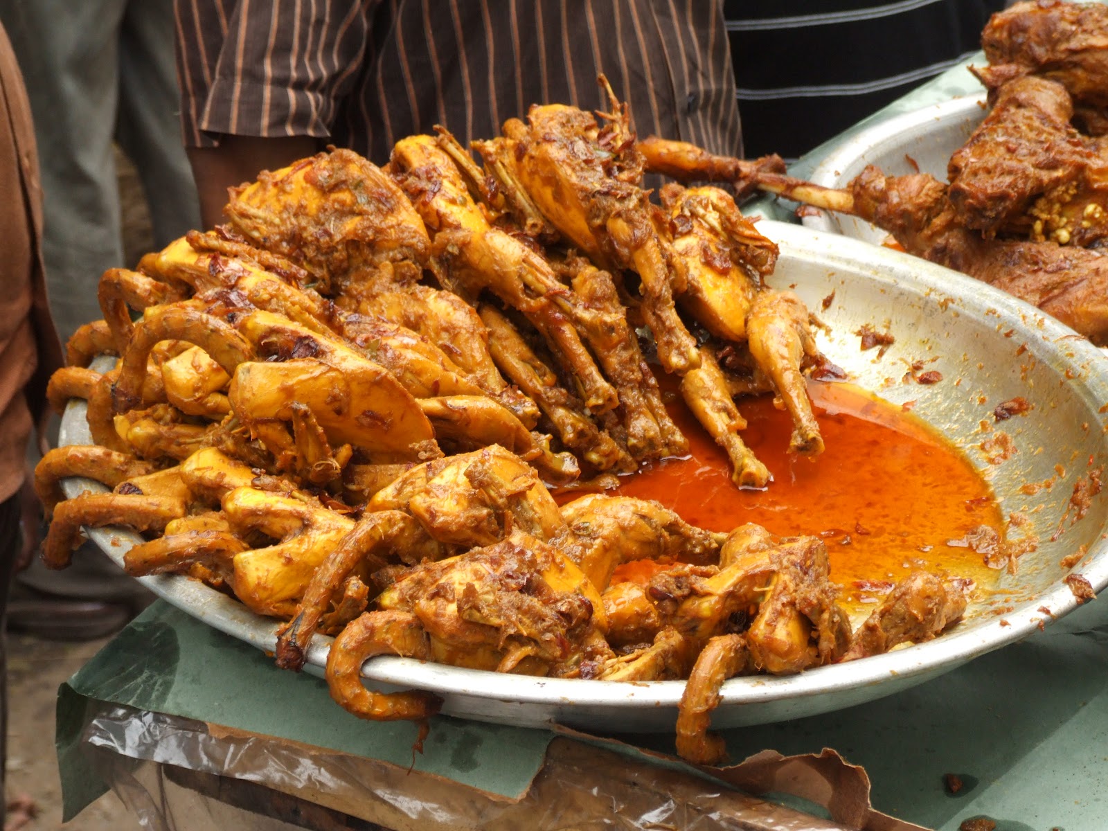 Ghurnayoman Ghora-Fera:::...: Bangladeshi Iftar Items