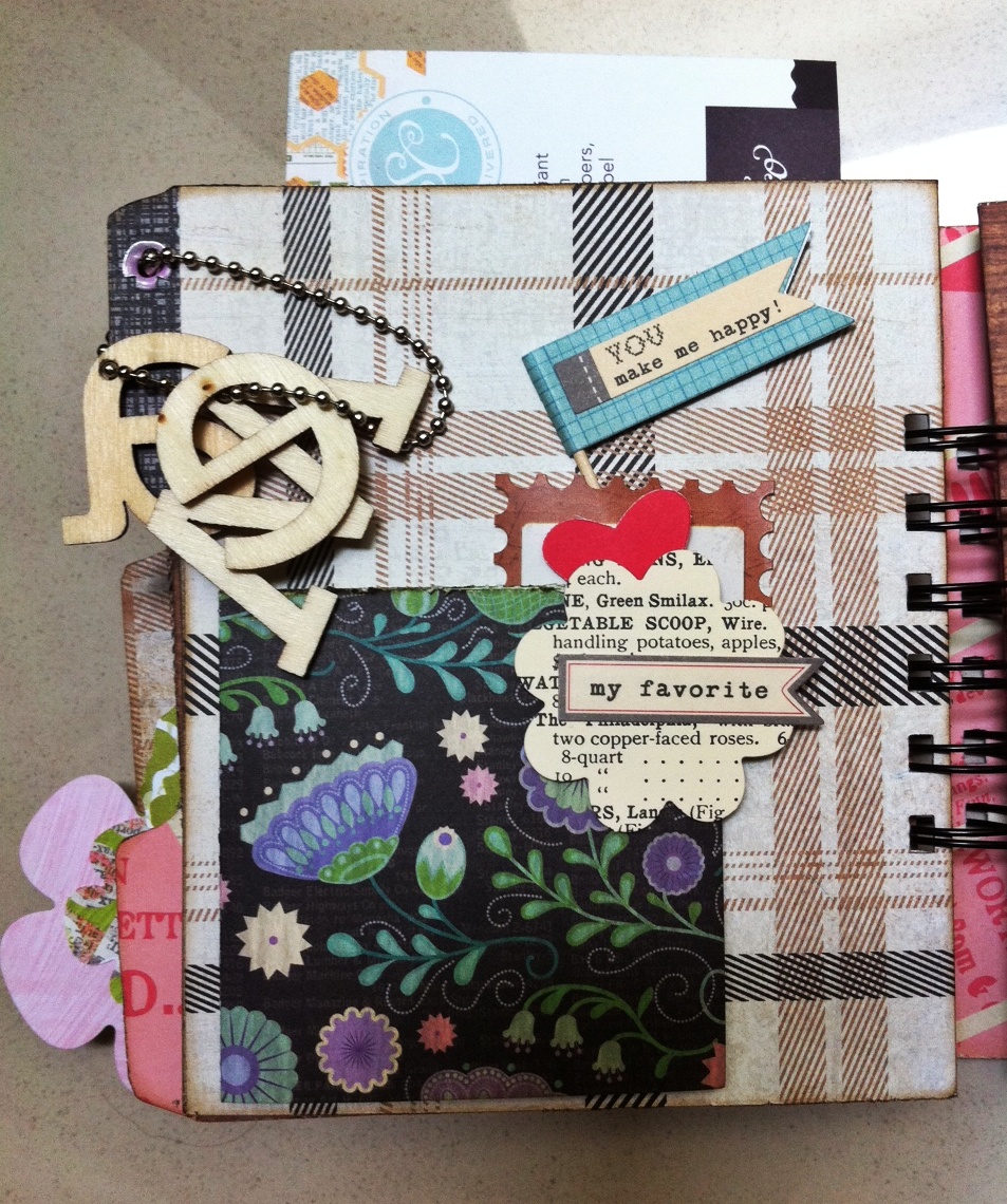 Scrappin Studio: Nov Handmade Mini Album