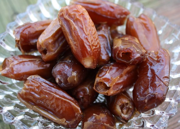 VARJACOM KROZ SVET: DATULE hurme