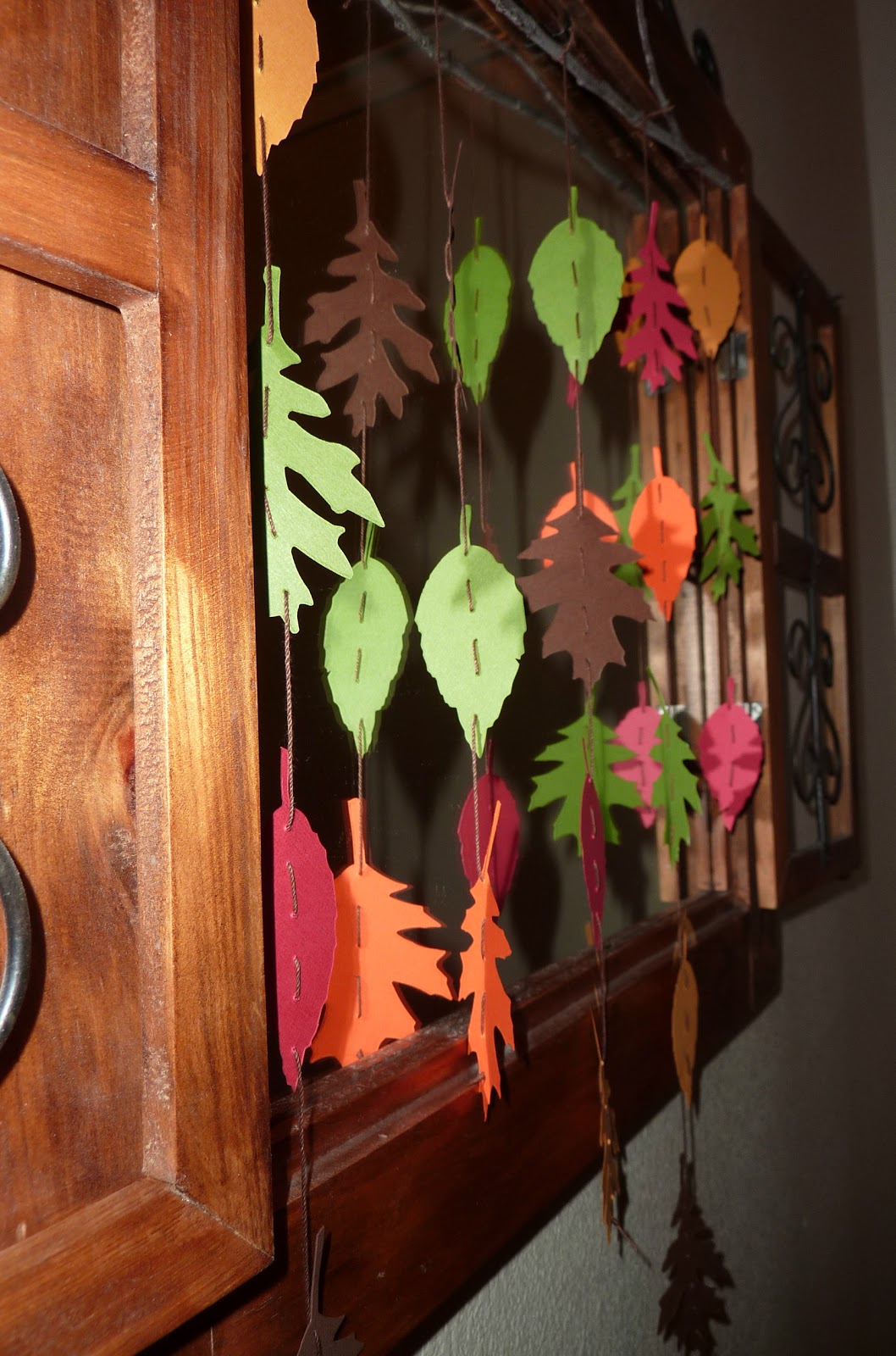 No time to be bored: Fall leaf mobile - and a blog to check out