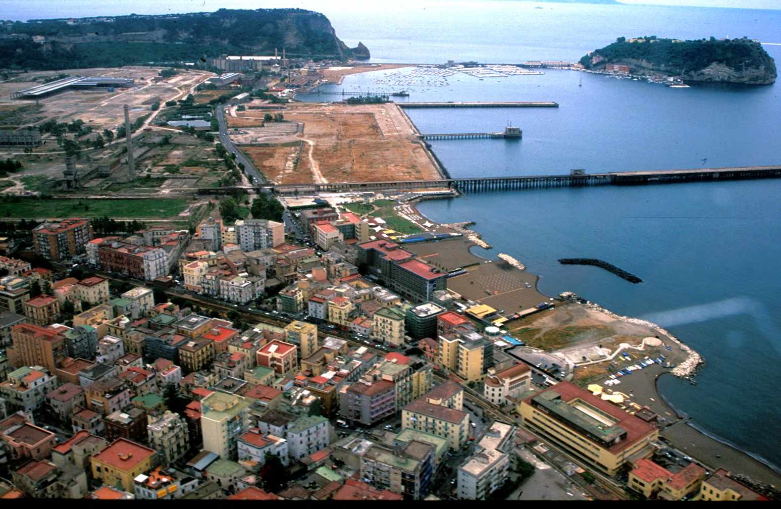 MalKo Rischio Vesuvio: The Phlegraean Fields Deep Drilling Project ...